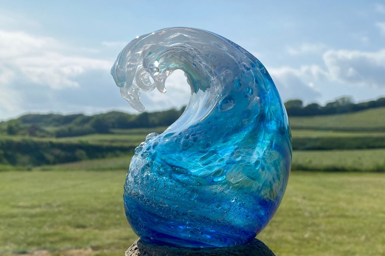 Ocean Wave with encased ashes | Remembrance Glass | Remembrance ...