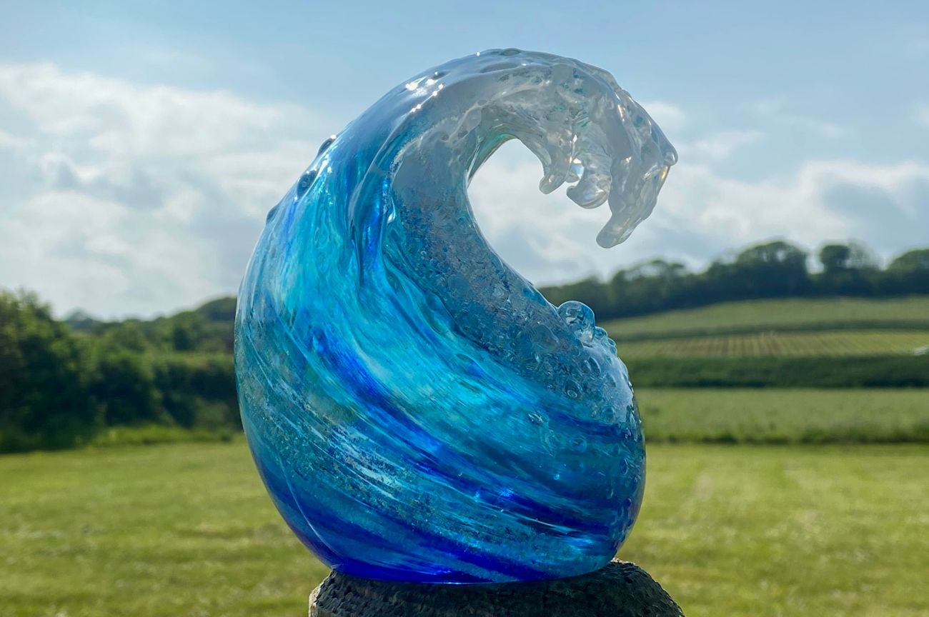 Ocean Wave with encased ashes | Remembrance Glass | Remembrance ...