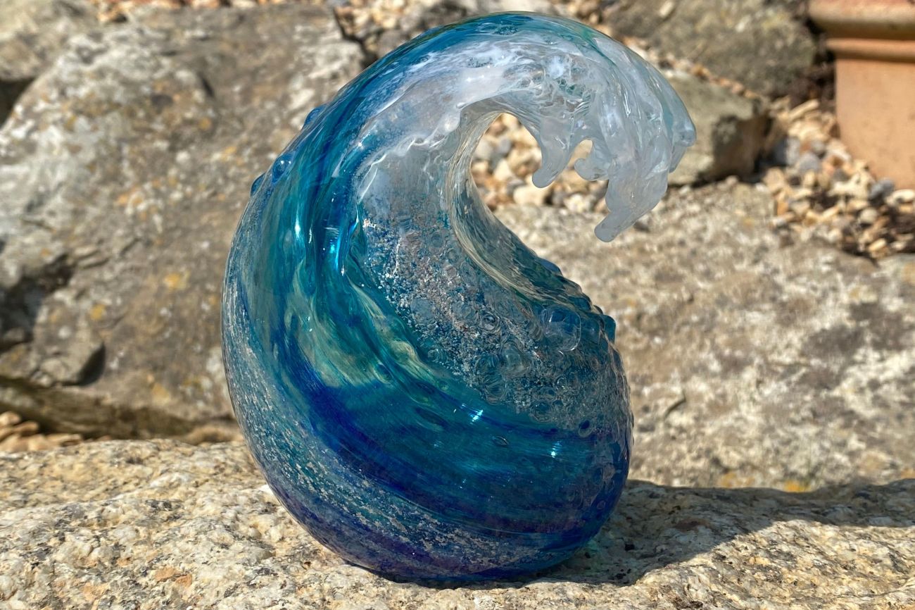 Ocean Wave with encased ashes | Remembrance Glass | Remembrance ...